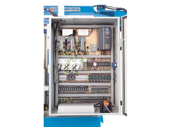 Servomill® UWF 900 - Conventional Vertical Milling Machines | KNUTH ...
